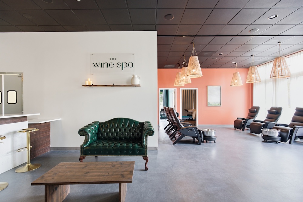 Wine, Spa Treatments, and Zero Gravity Chairs? Yes, Please. - Tools2Tiaras